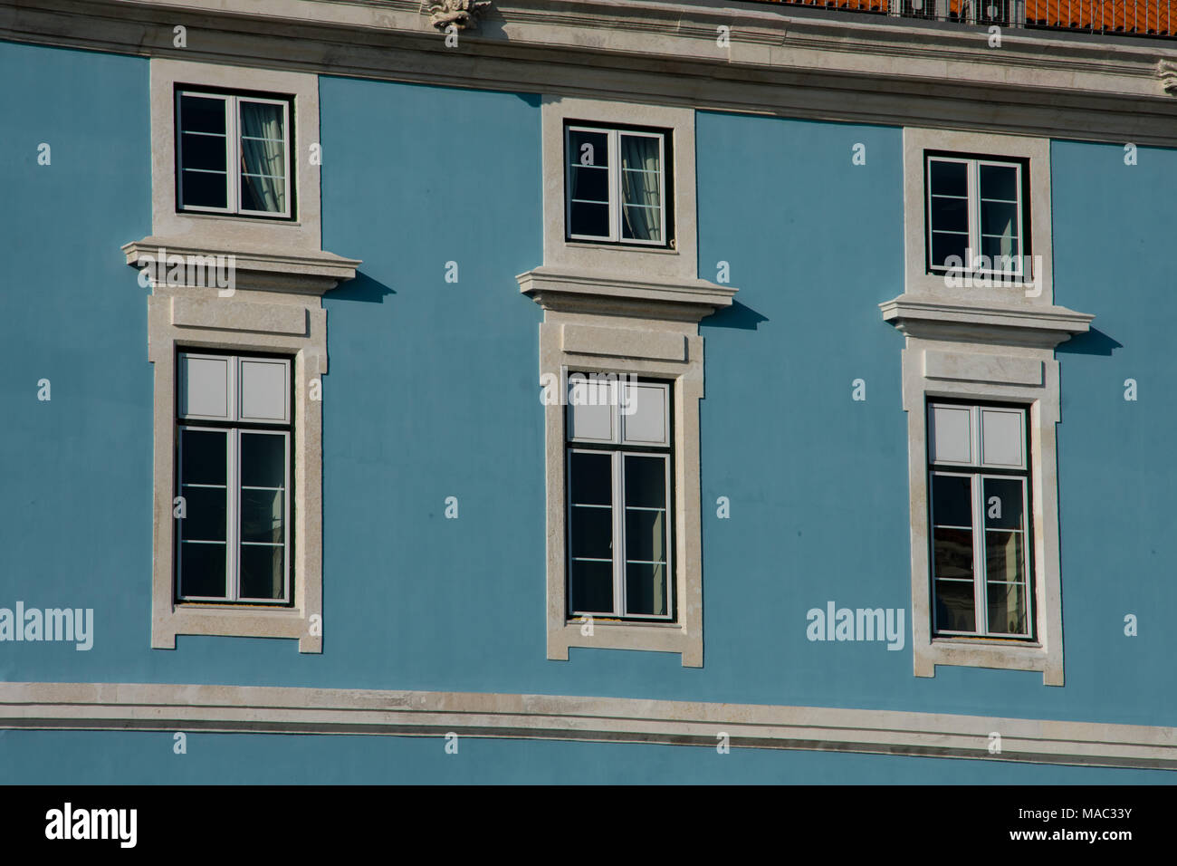 Windows of portugal hi-res stock photography and images - Alamy