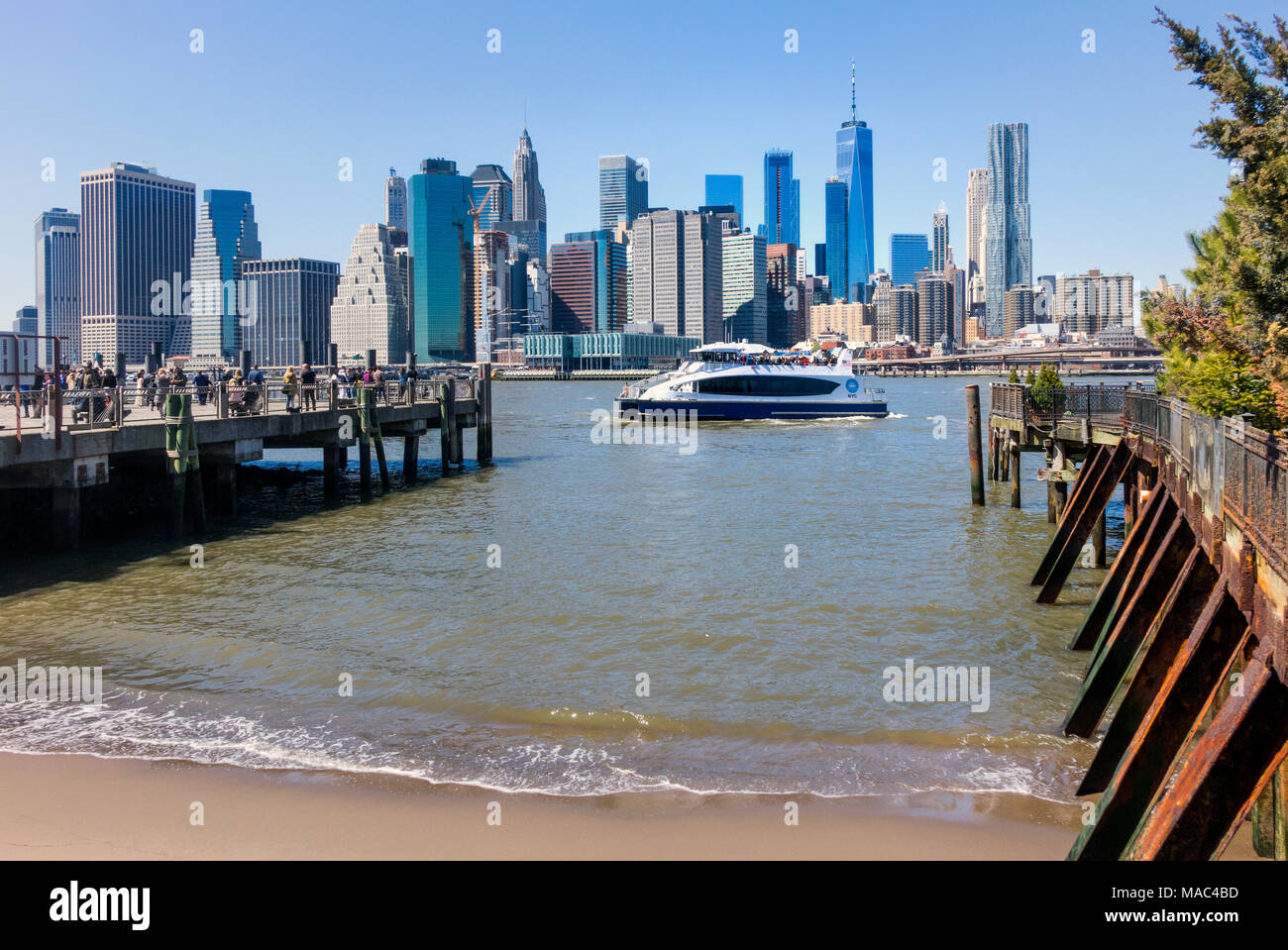 Nyc ferry hi-res stock photography and images - Alamy