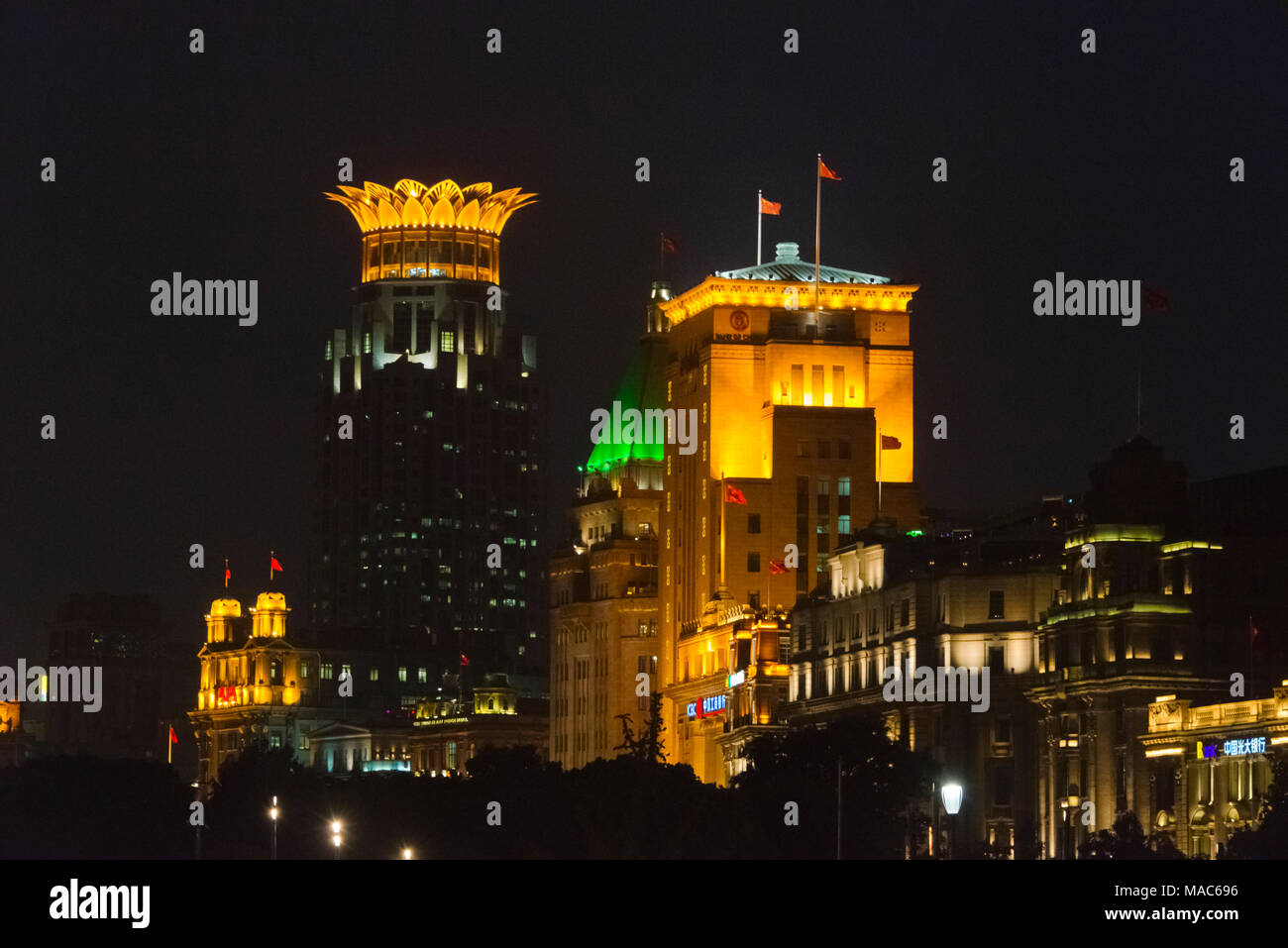 Shanghai bund night china hi-res stock photography and images - Alamy