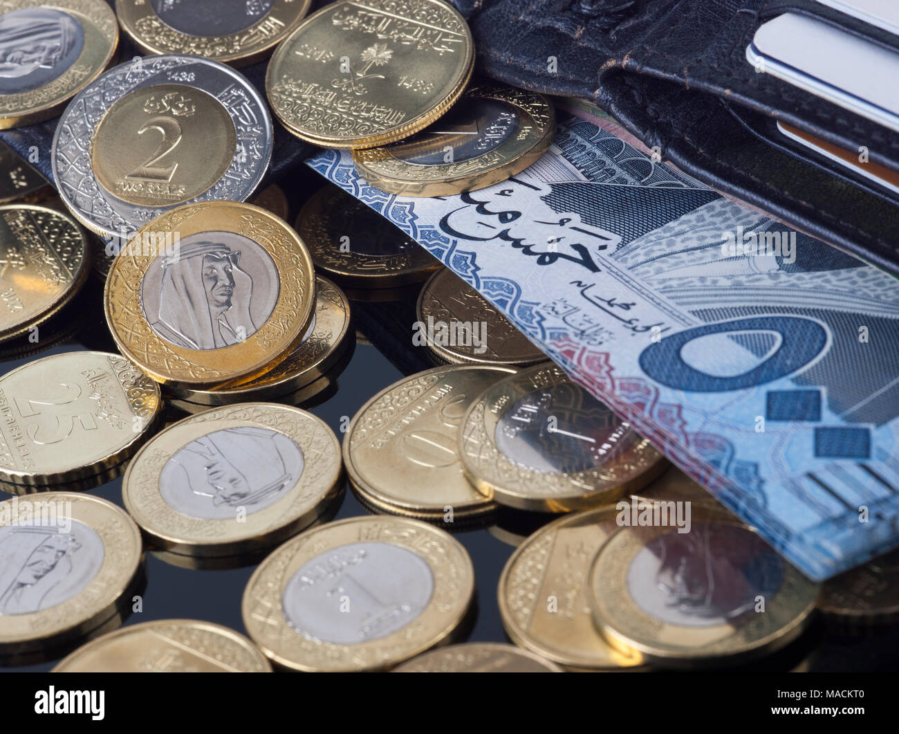 Saudi money wallet hi-res stock photography and images - Alamy