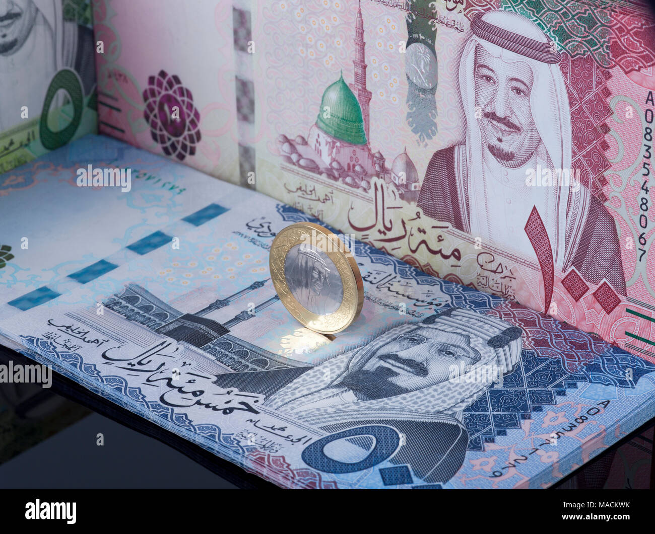 Saudi riyal coin hi-res stock photography and images - Alamy