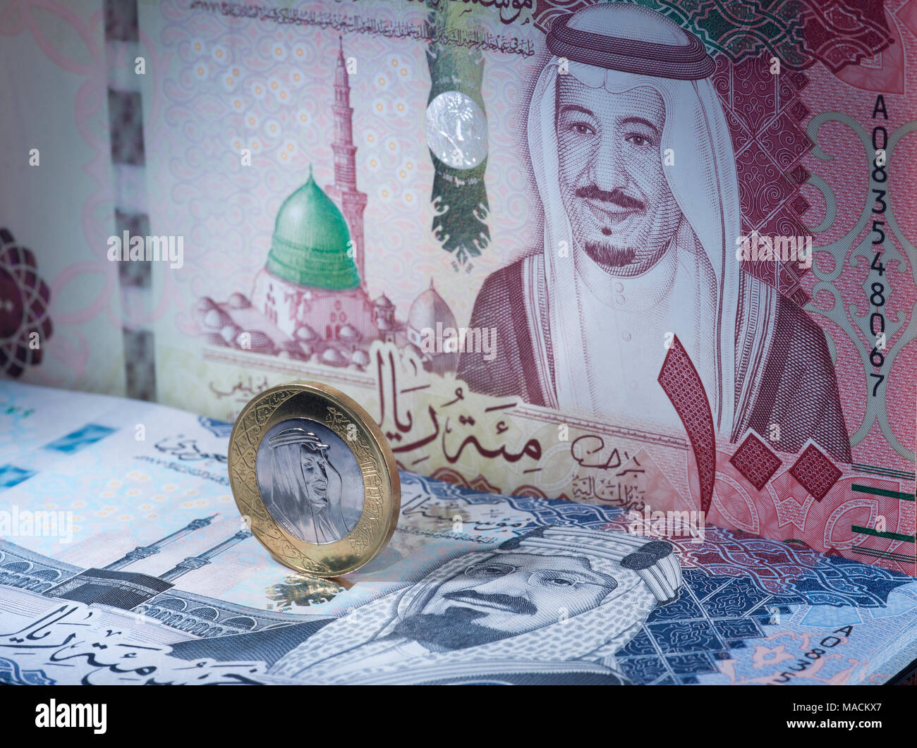 Saudi riyal coin hi-res stock photography and images - Alamy