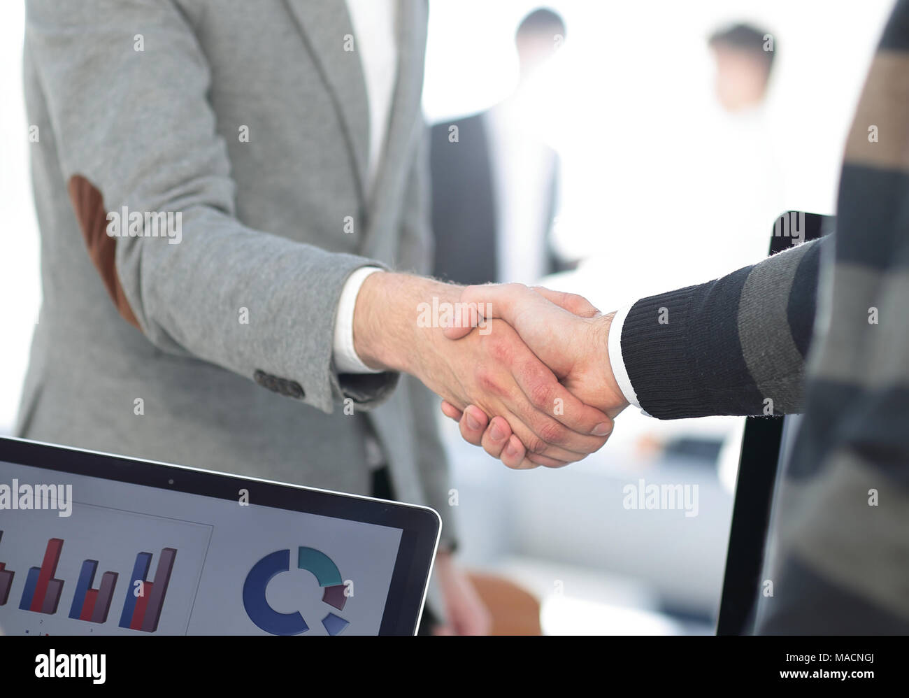 welcome handshake financial partners Stock Photo - Alamy