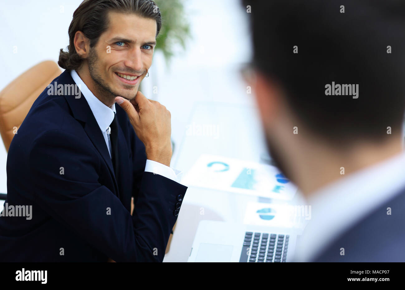 Partners talking paper planning hi-res stock photography and images - Alamy