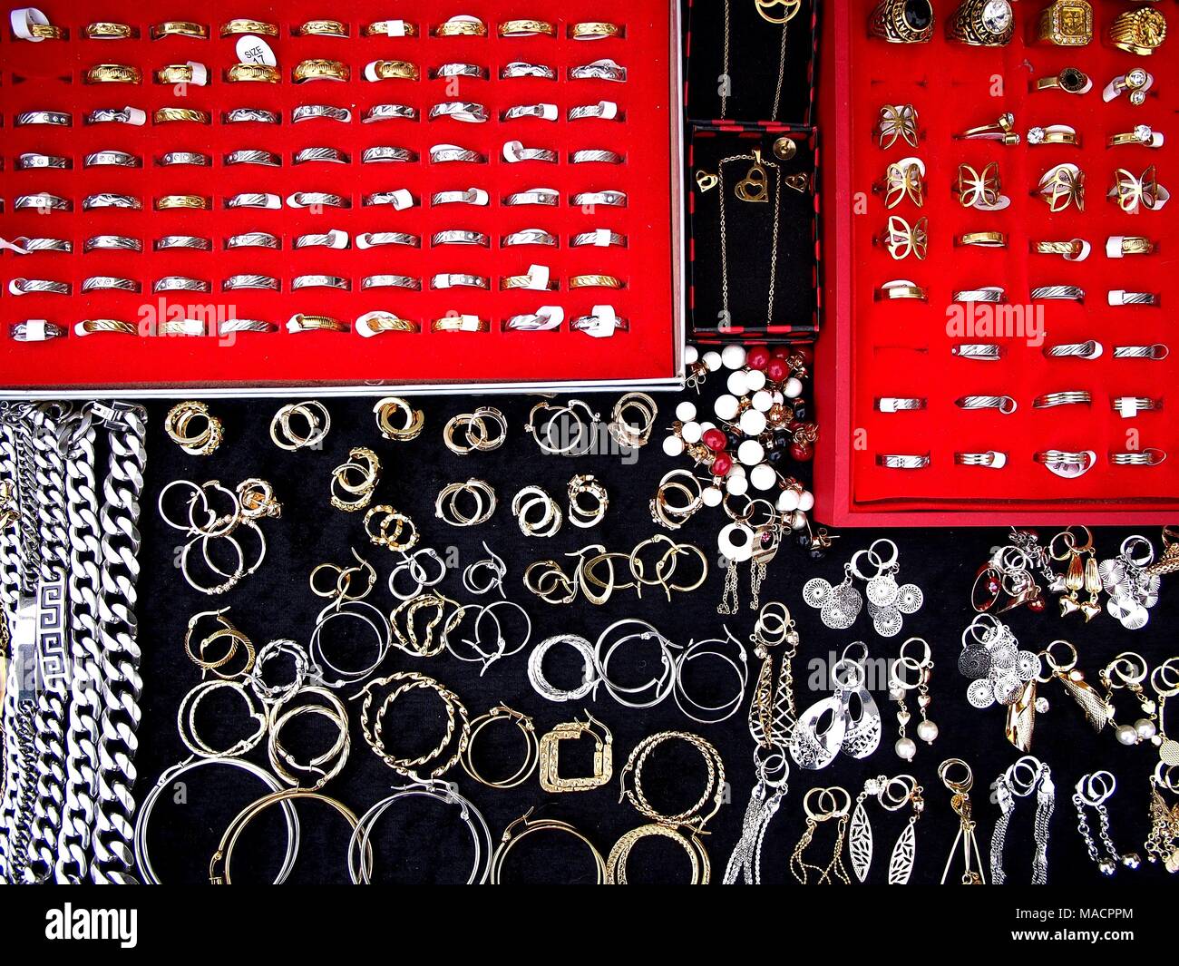 Jewelries hi-res stock photography and images - Alamy
