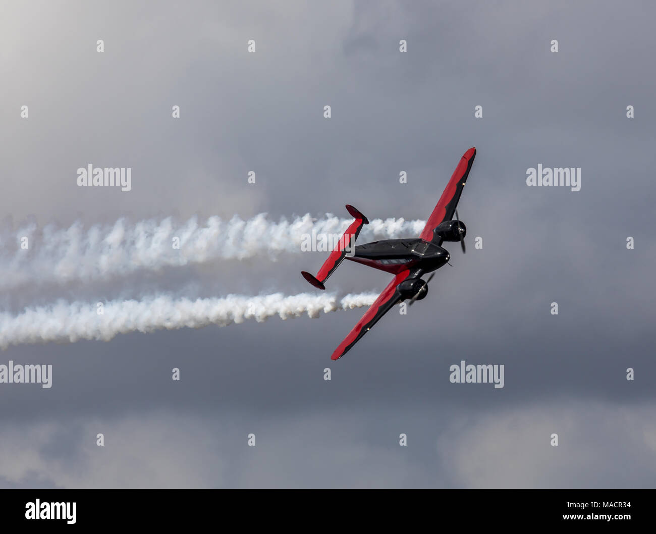 Flying stunt hi-res stock photography and images - Alamy
