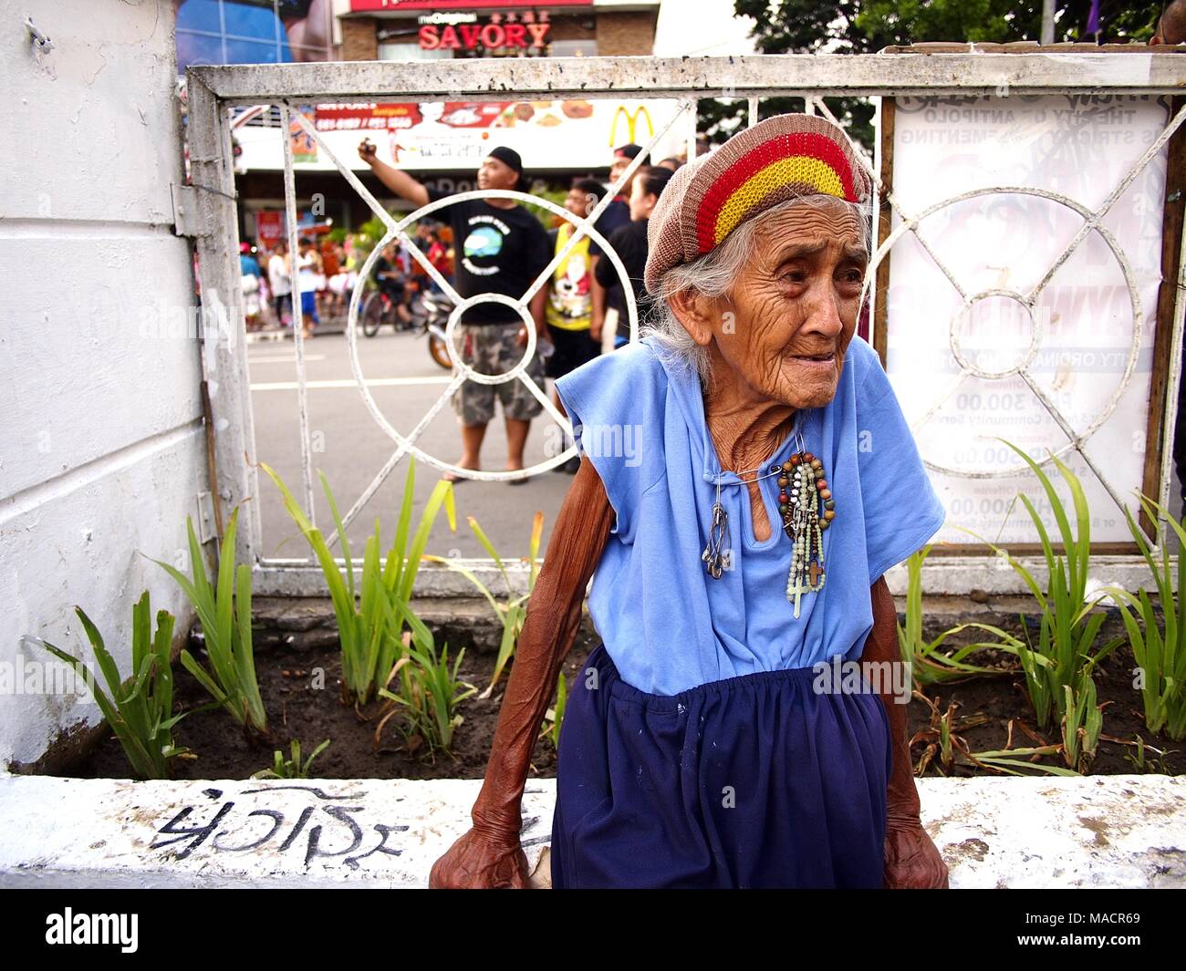 Filipino woman rural hi-res stock photography and images - Alamy