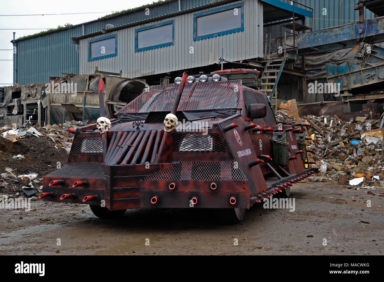 Demolition truck hi-res stock photography and images - Alamy