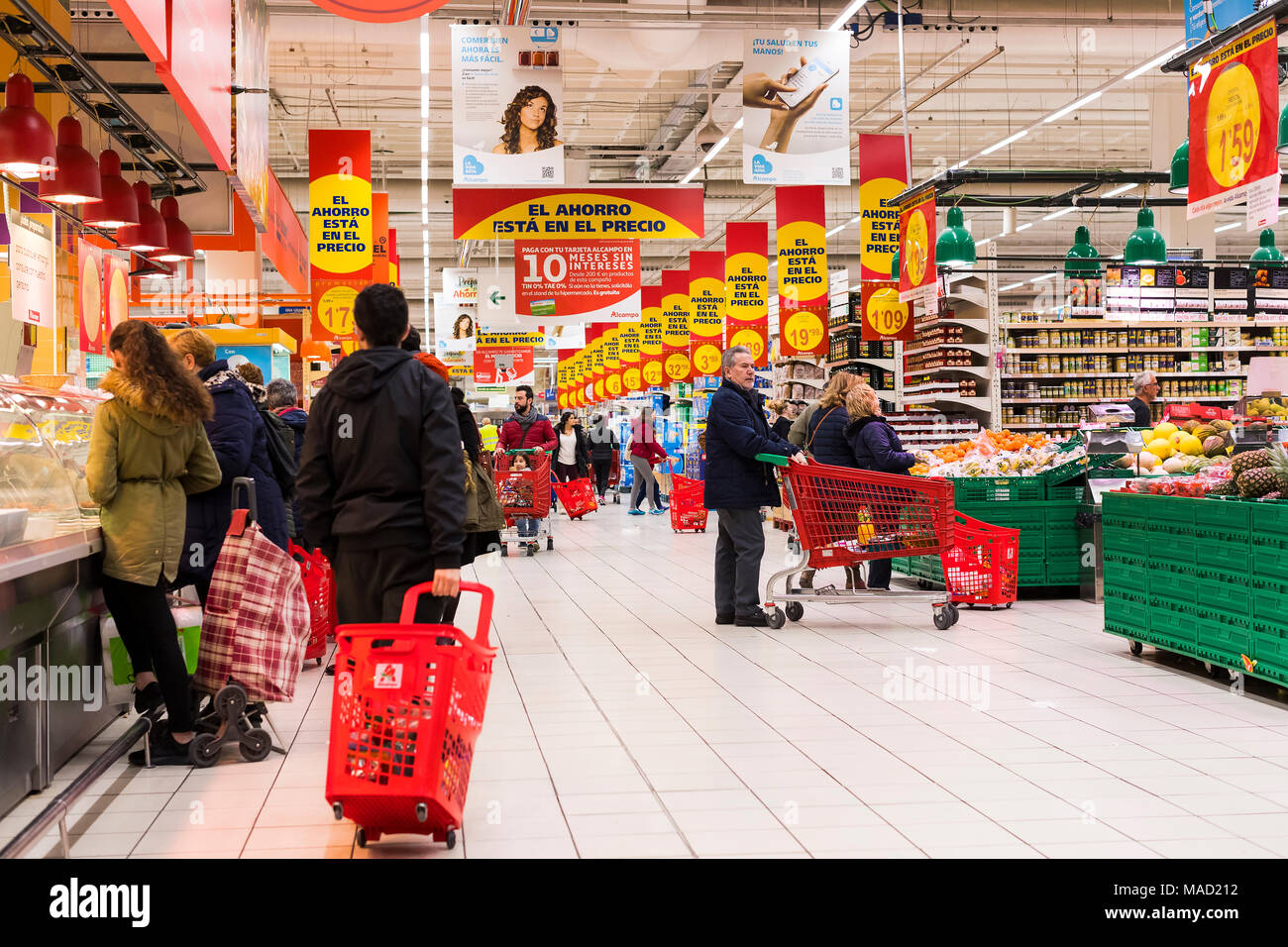 Cashier madrid hi-res stock photography and images - Alamy