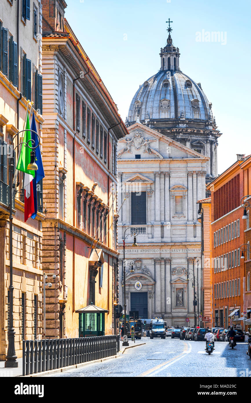 Dome san pietro hi-res stock photography and images - Alamy