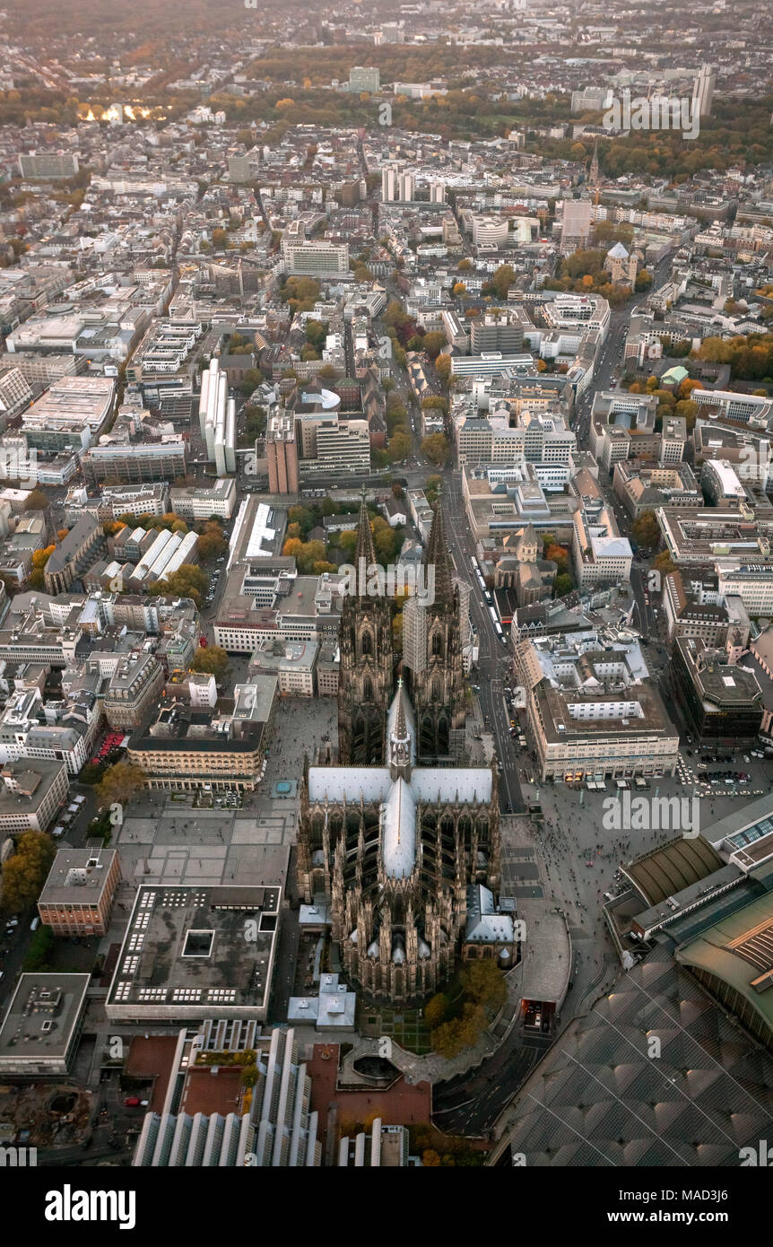 Aerial view, Cologne Cathedral, St. Peter's Cathedral, UNESCO World ...