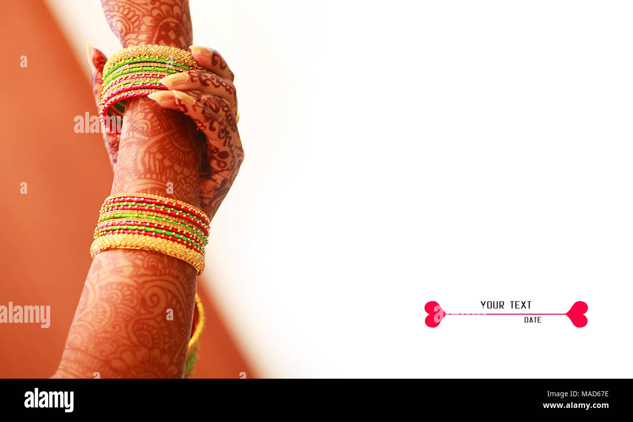 Indian bride putting on bangles, indian ceremony Stock Photo - Alamy