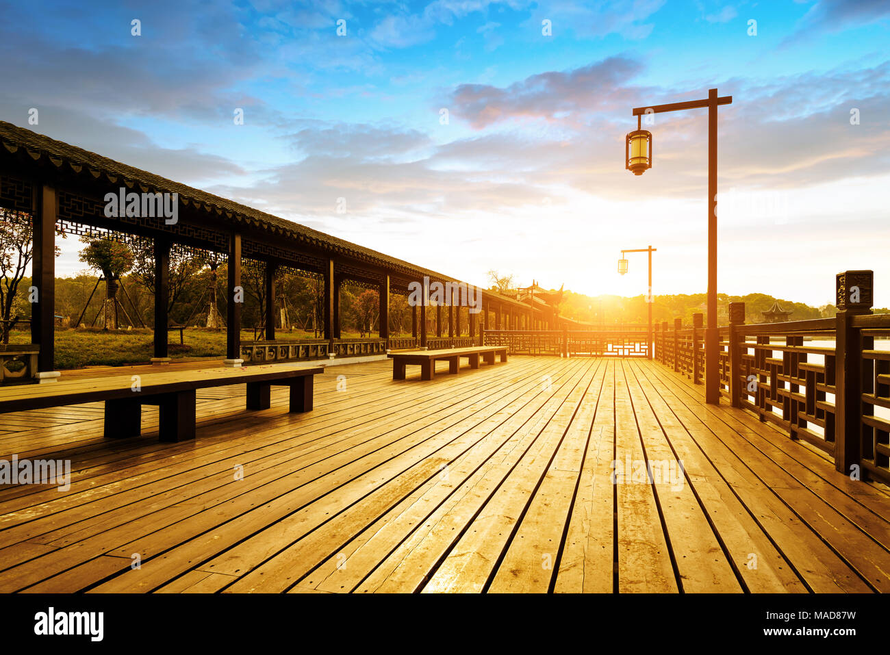 Traditional chinese architecture long corridor hi-res stock photography ...