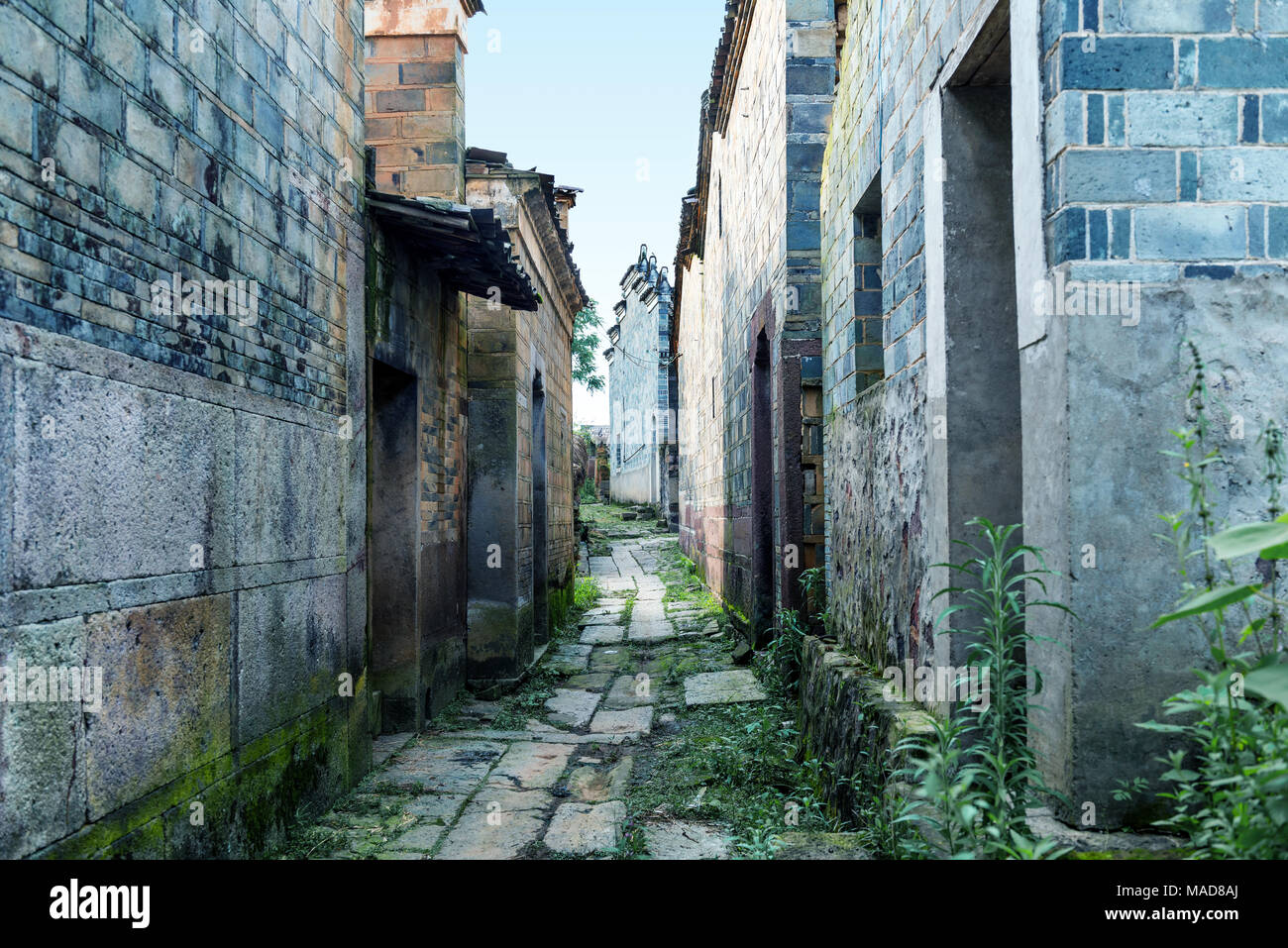 Chinese ancient buildings of the old town: alley Stock Photo - Alamy