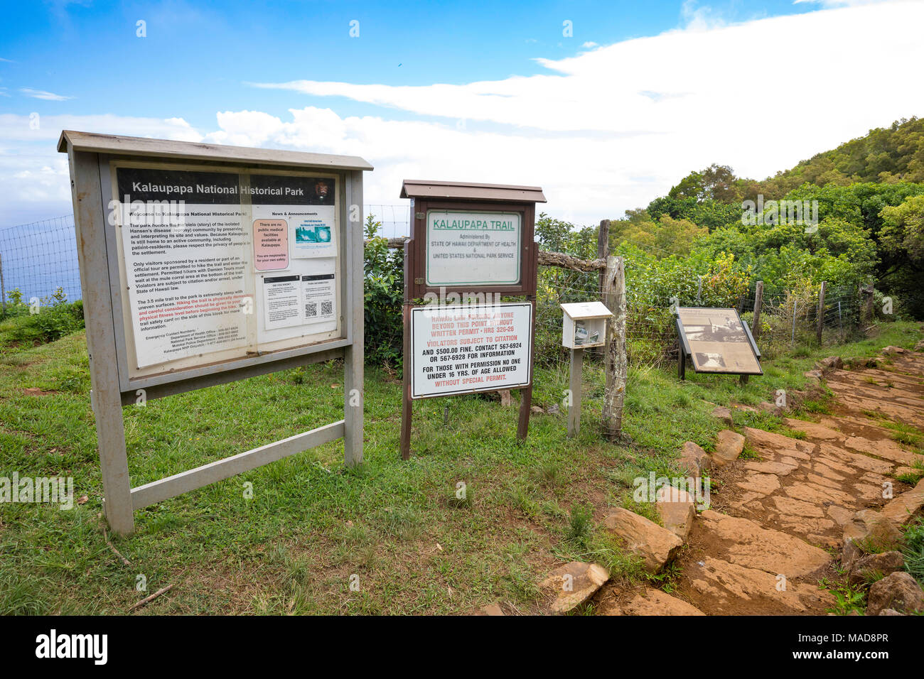 The head of the Pali Trail leading down to the Kalaupapa Peninsula ...