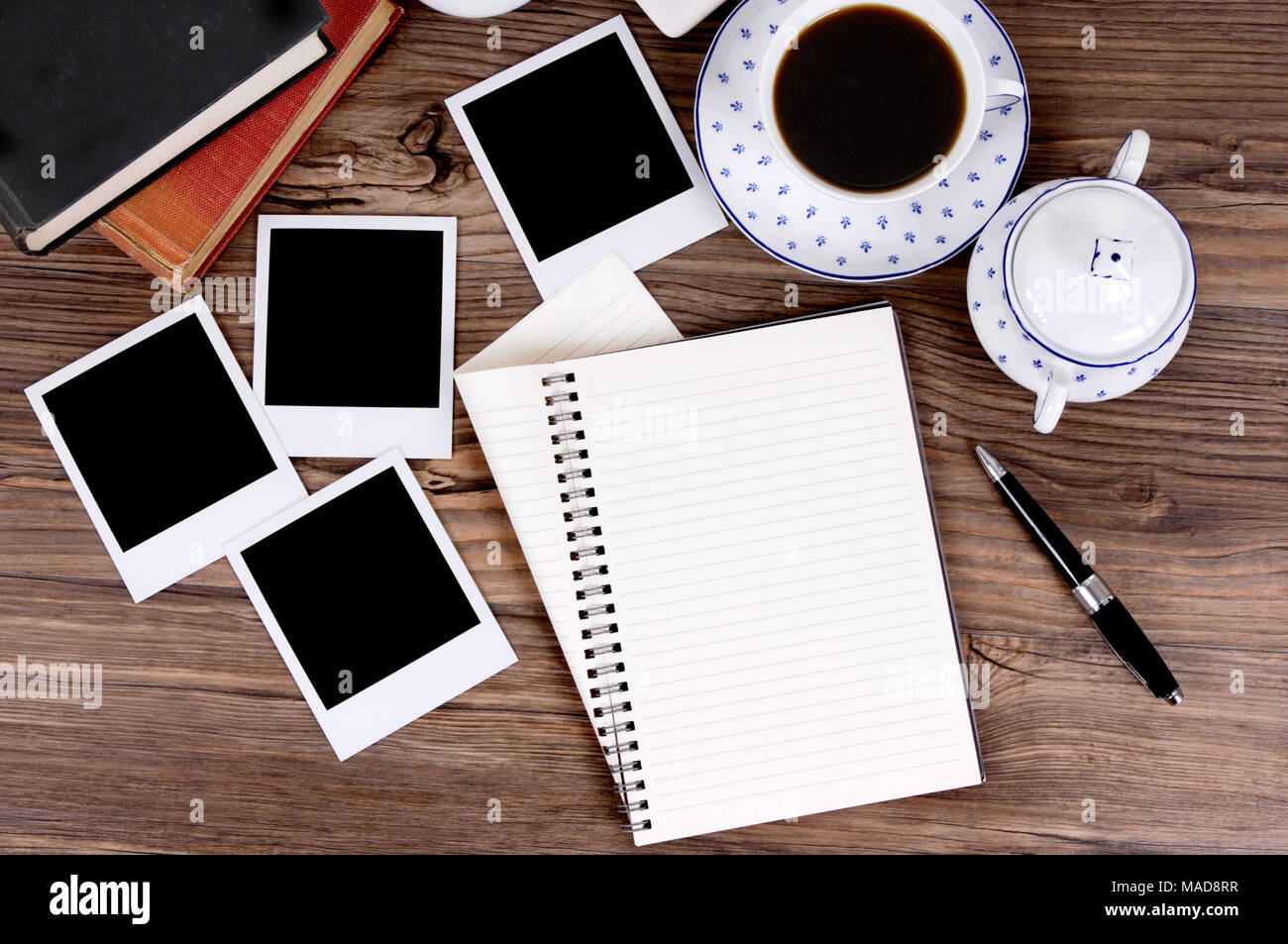 Photo polaroids on table hi-res stock photography and images - Alamy