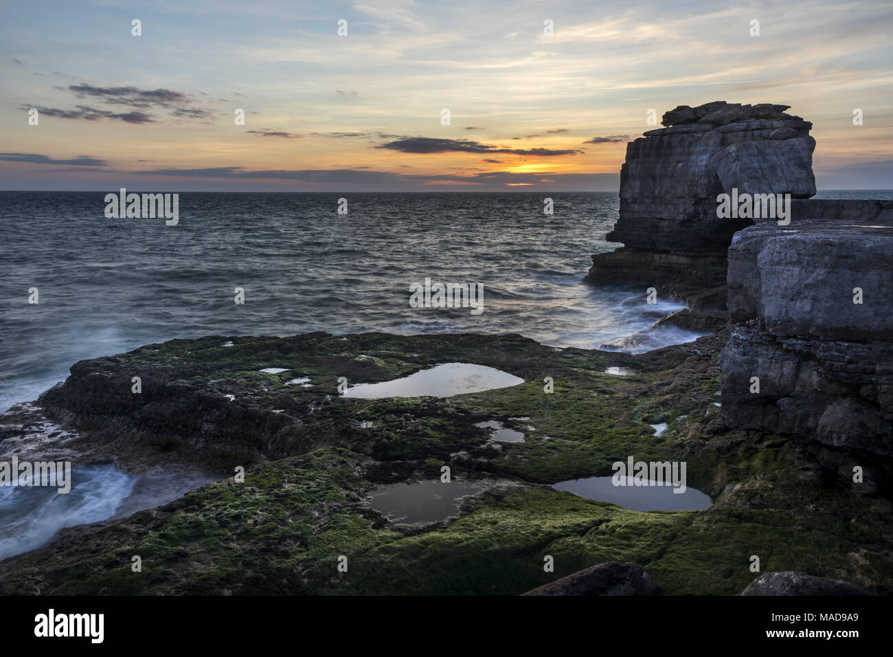 Pulpit rock portland isle hi-res stock photography and images - Alamy