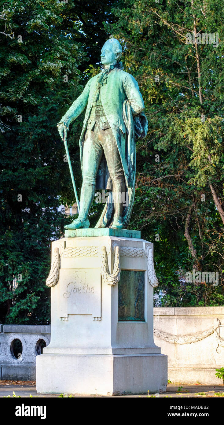 Johann wolfgang goethe statue hi-res stock photography and images - Alamy