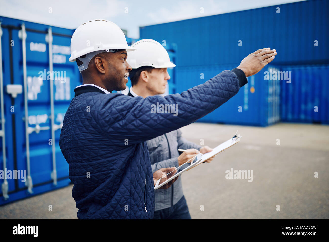 Tracking inventory hi-res stock photography and images - Alamy