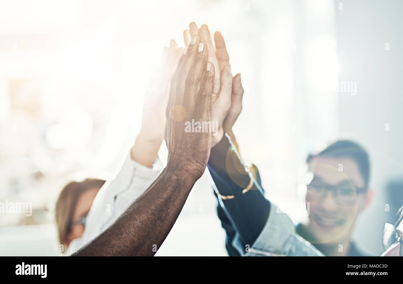 Business team huddle hi-res stock photography and images - Alamy
