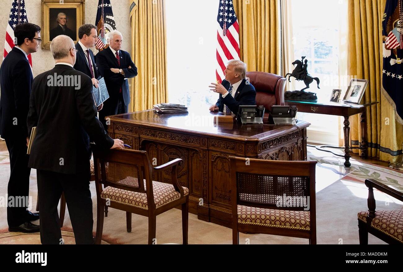 Seated sitting hi-res stock photography and images - Alamy