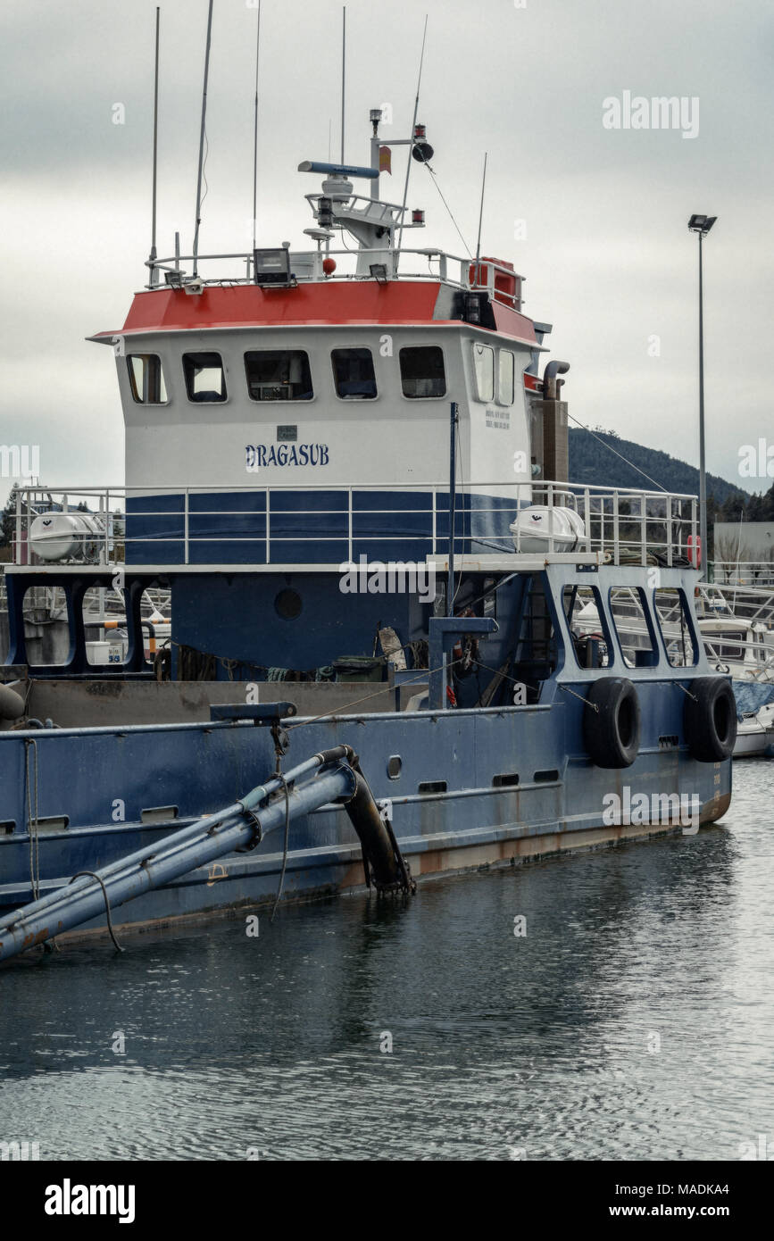 Dredge ship hi-res stock photography and images - Alamy