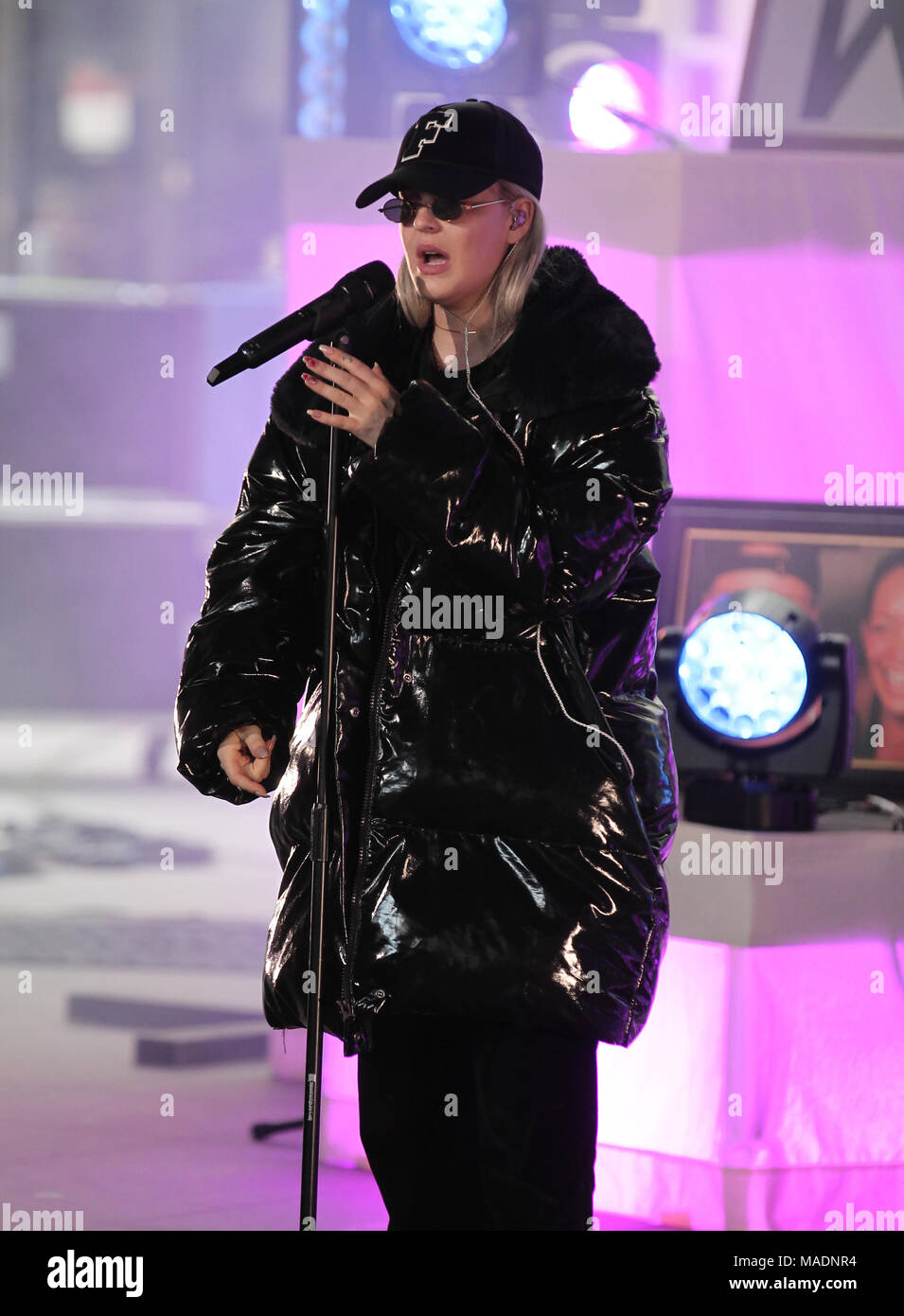 Anne marie singer hi-res stock photography and images - Alamy