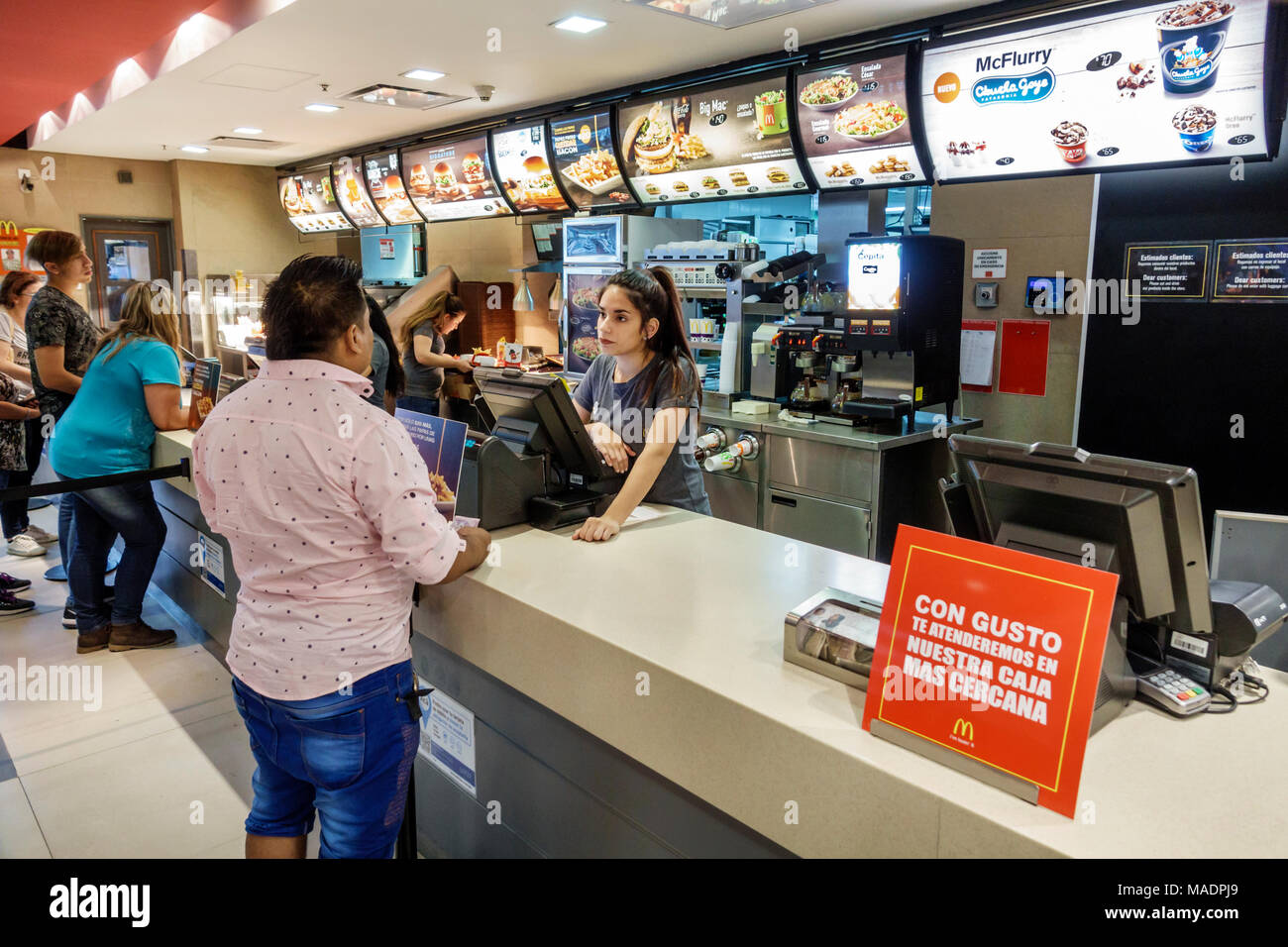 Mcdonalds Cashier Stock Photos & Mcdonalds Cashier Stock Images - Alamy