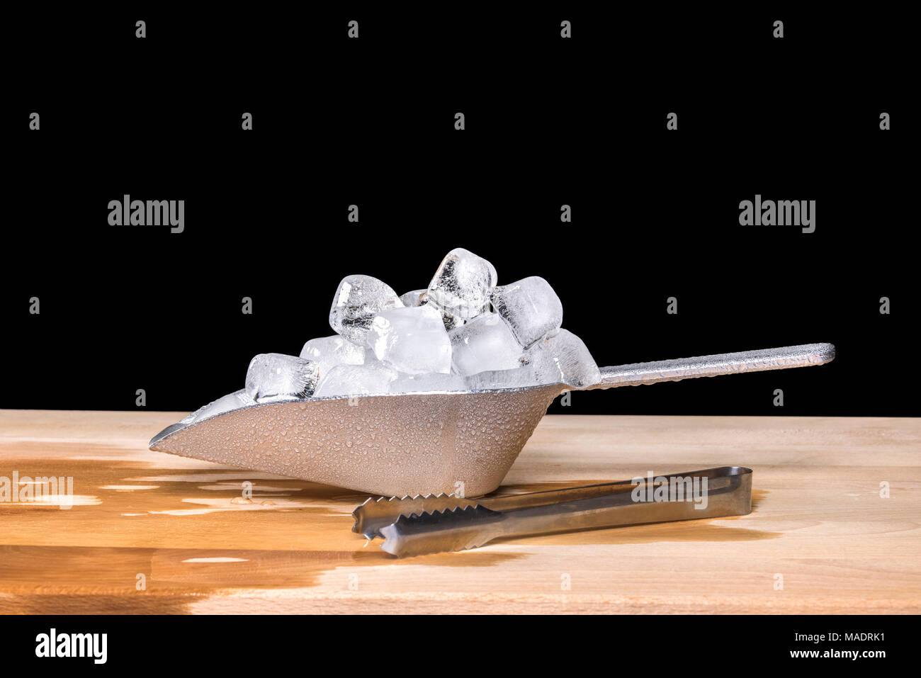 Ice cubes melting hi-res stock photography and images - Alamy