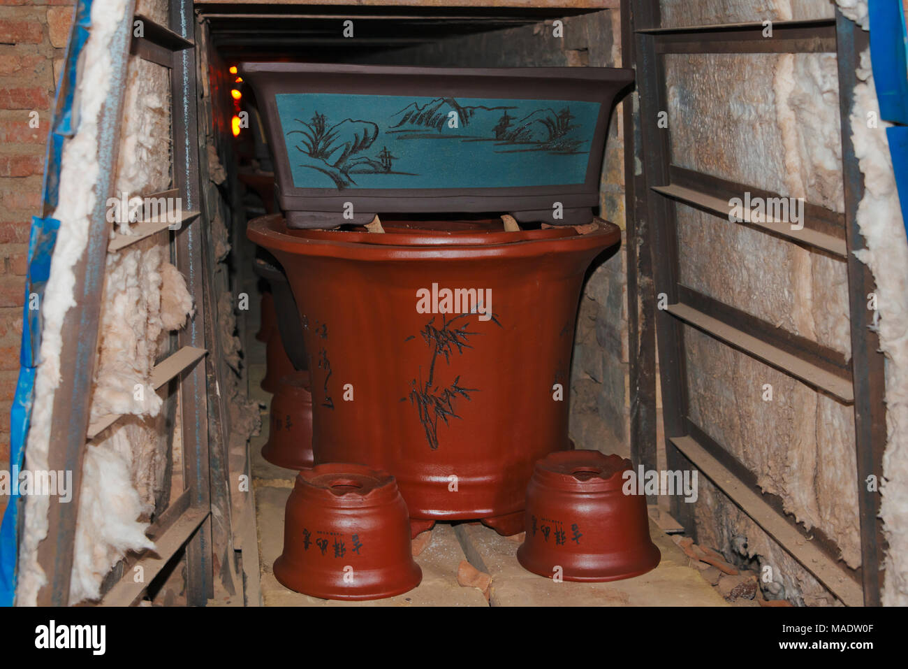 Chinese Pottery Making High Resolution Stock Photography and Images - Alamy