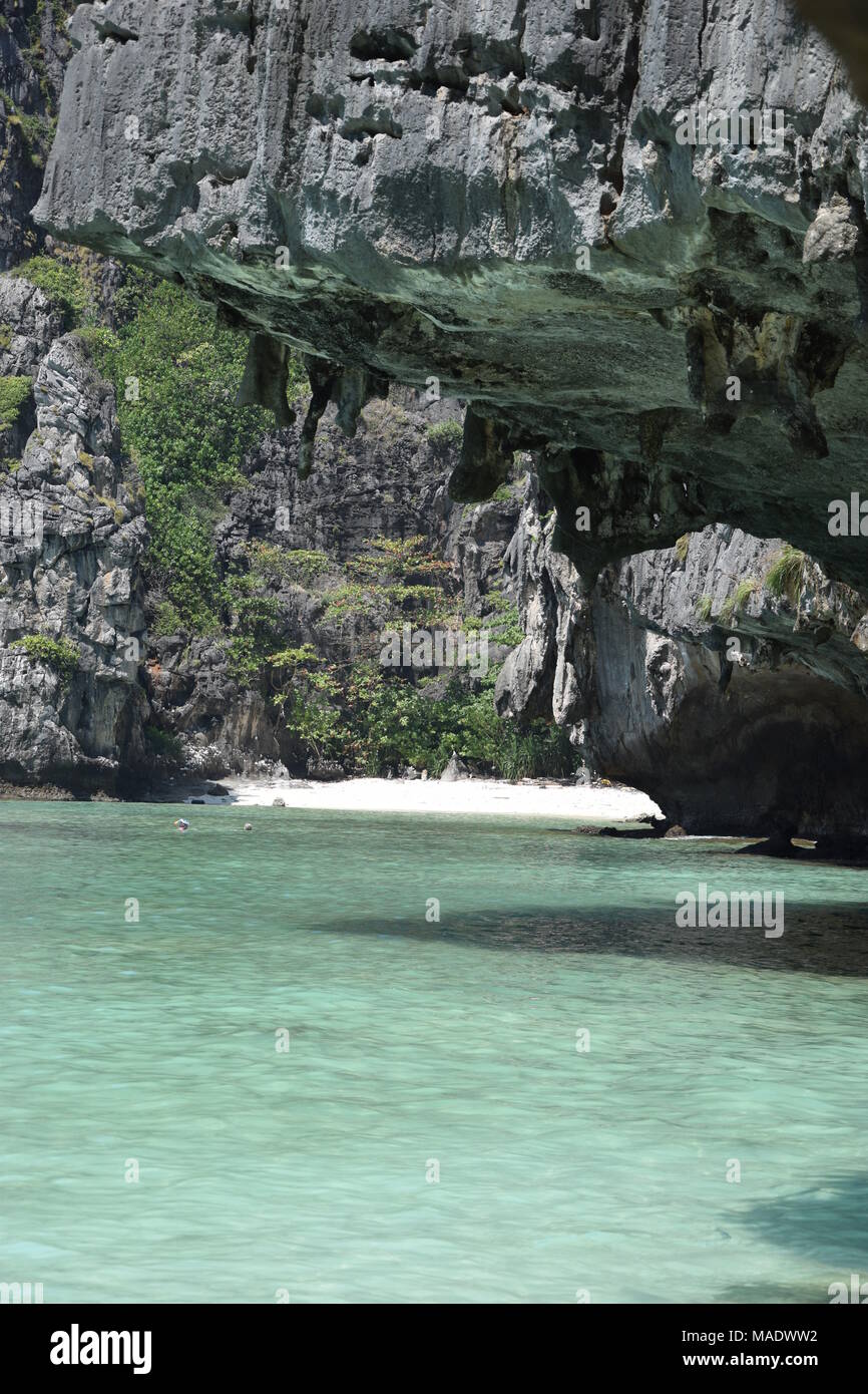 Beautiful bay koh phi hi-res stock photography and images - Alamy
