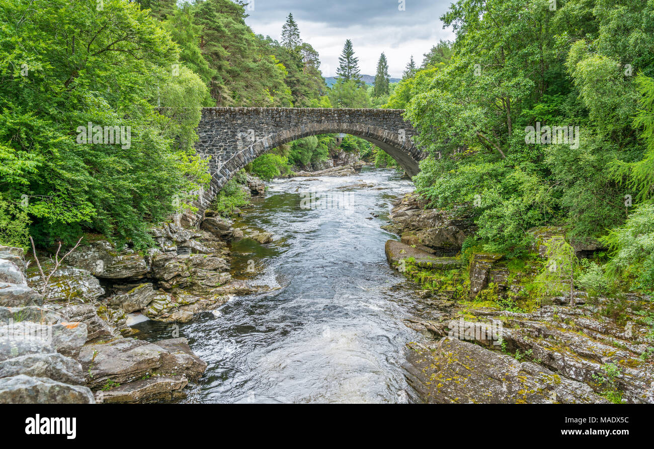 Invermoriston bridge river hi-res stock photography and images - Alamy