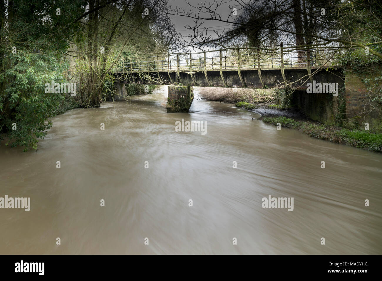 Muddy bridge hi-res stock photography and images - Alamy