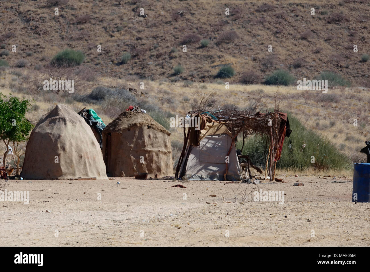 Ovahimba hut hi-res stock photography and images - Alamy