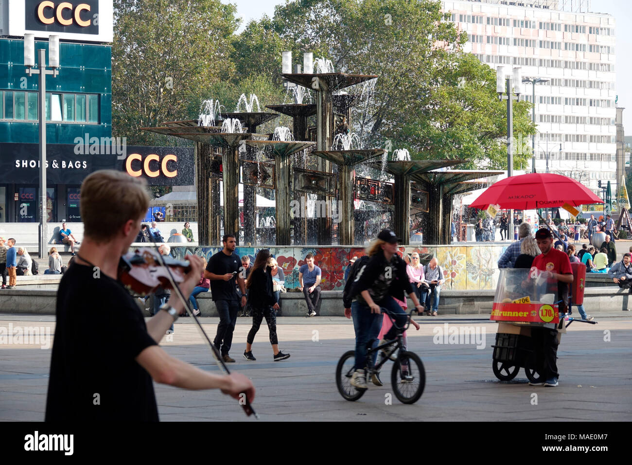 Berlin Alexander Square Fountain of peoples friendship Stock Photo - Alamy