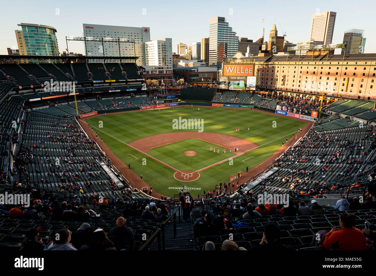 Baltimore, Maryland, USA. 31st Mar, 2018. The grounds crew prepares the ...