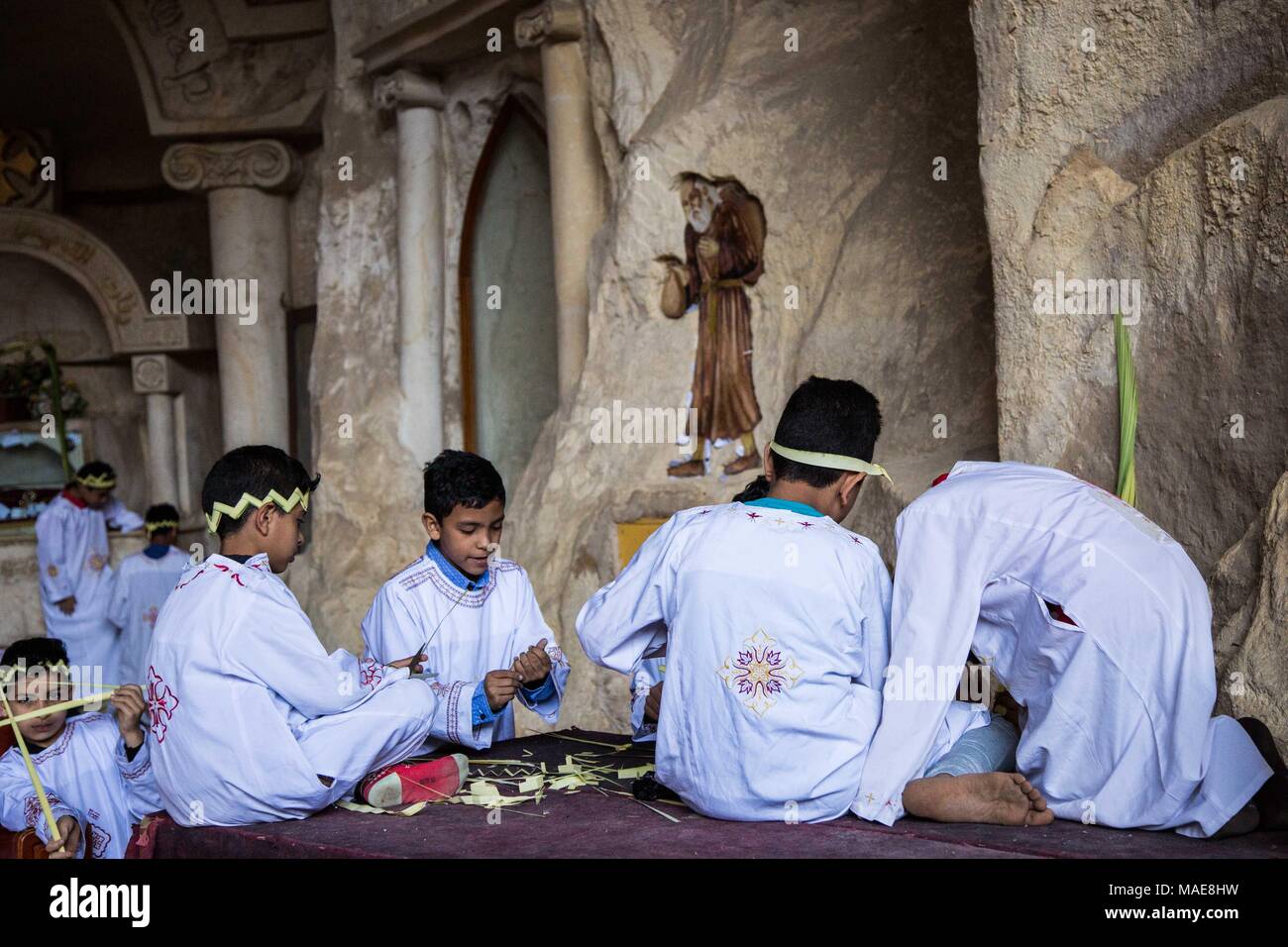 Cairo, Egypt. 1st Apr, 2018. Egyptian Orthodox Christians take part in ...