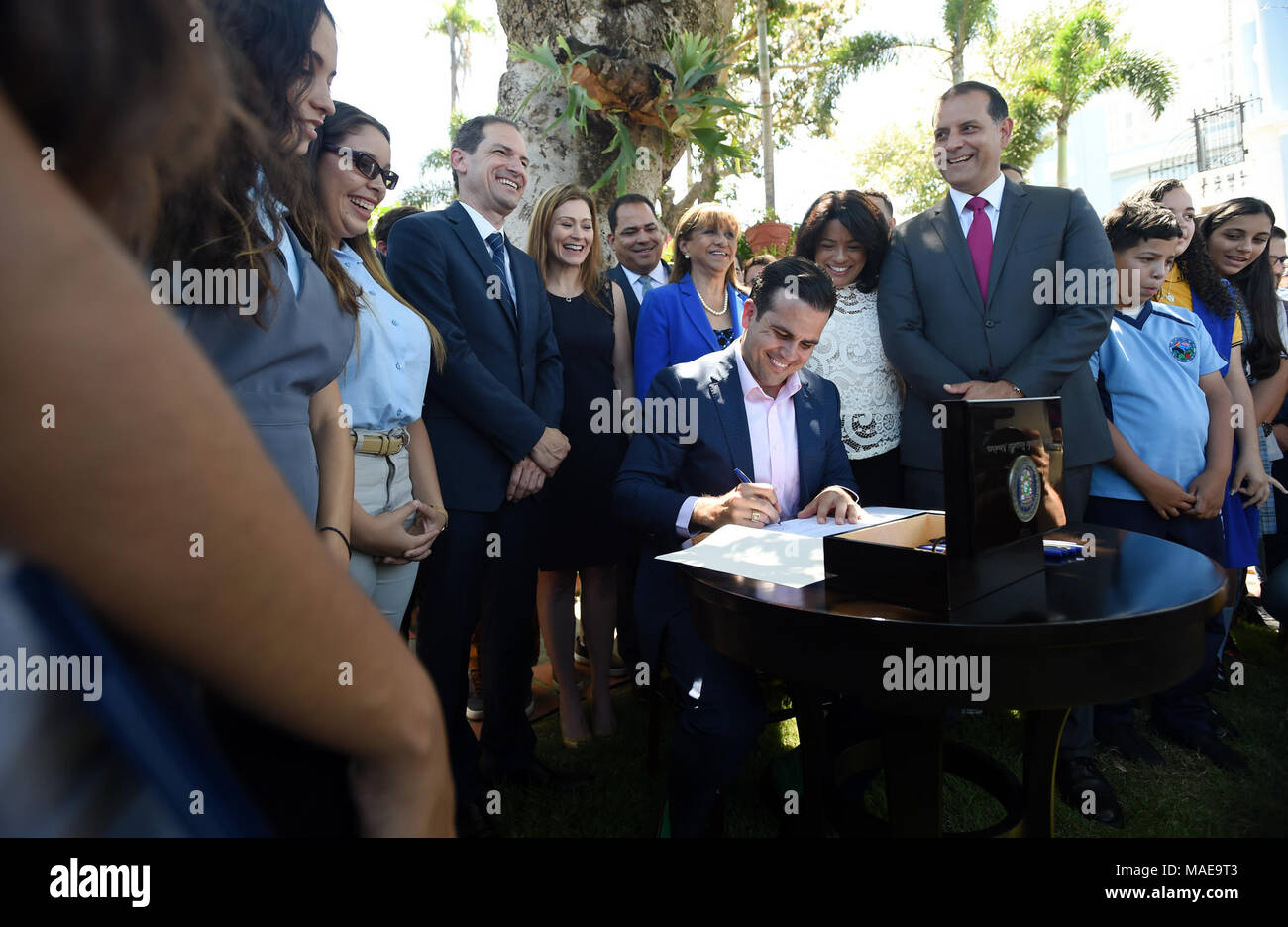 SAN JUAN, Puerto Rico. , . El gobernador Ricardo RossellÃƒÂ³ Nevares ...