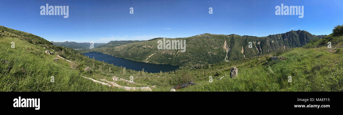 Panorama of Coldwater Lake Trail in WA Stock Photo - Alamy