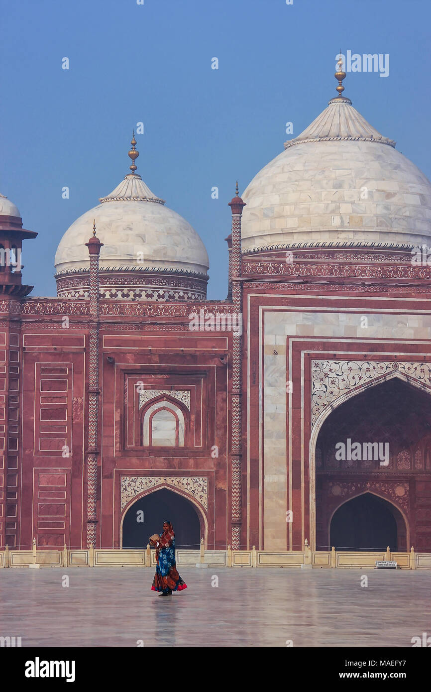 Taj mahal hi-res stock photography and images - Alamy