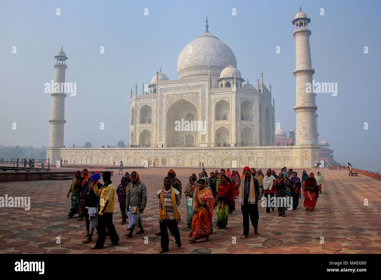 Group of people walking at Taj Mahal complex in Agra, Uttar Pradesh ...