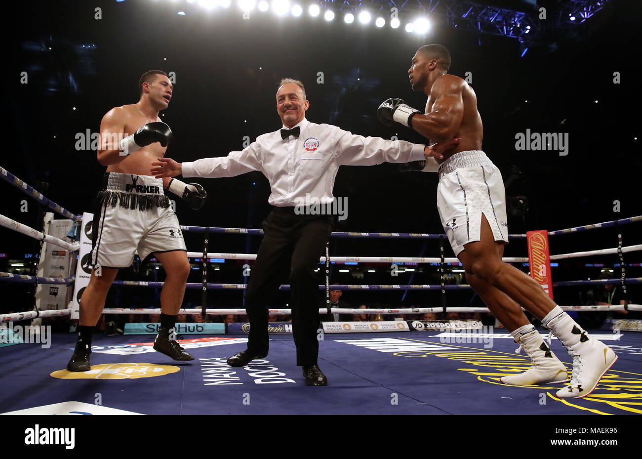 Boxing referee joshua hi-res stock photography and images - Alamy