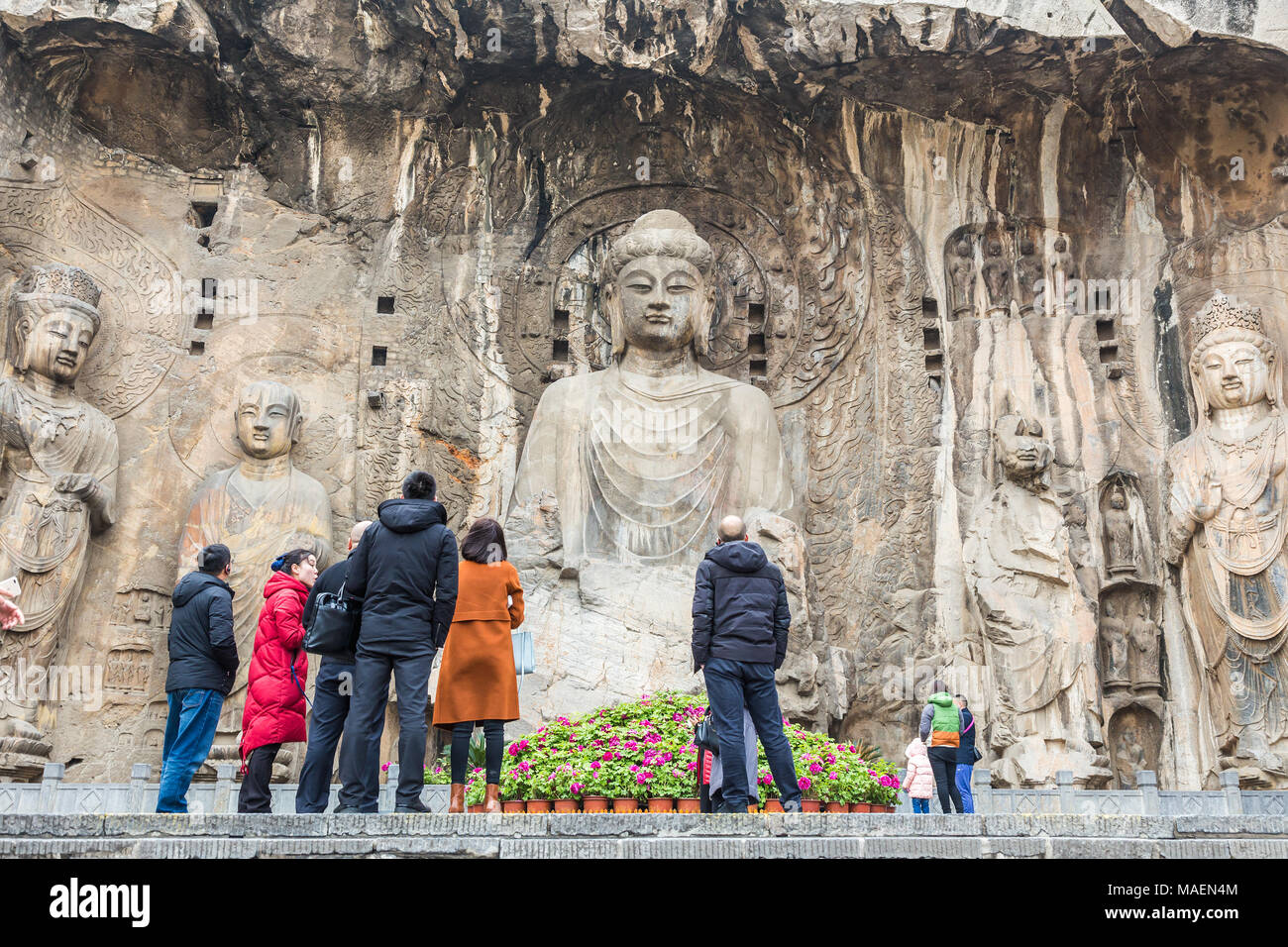 Longmen caves hi-res stock photography and images - Alamy