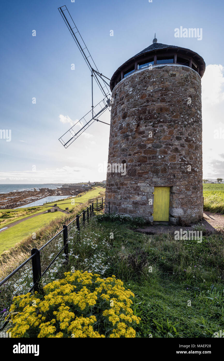 Scottish coastal town hi-res stock photography and images - Alamy