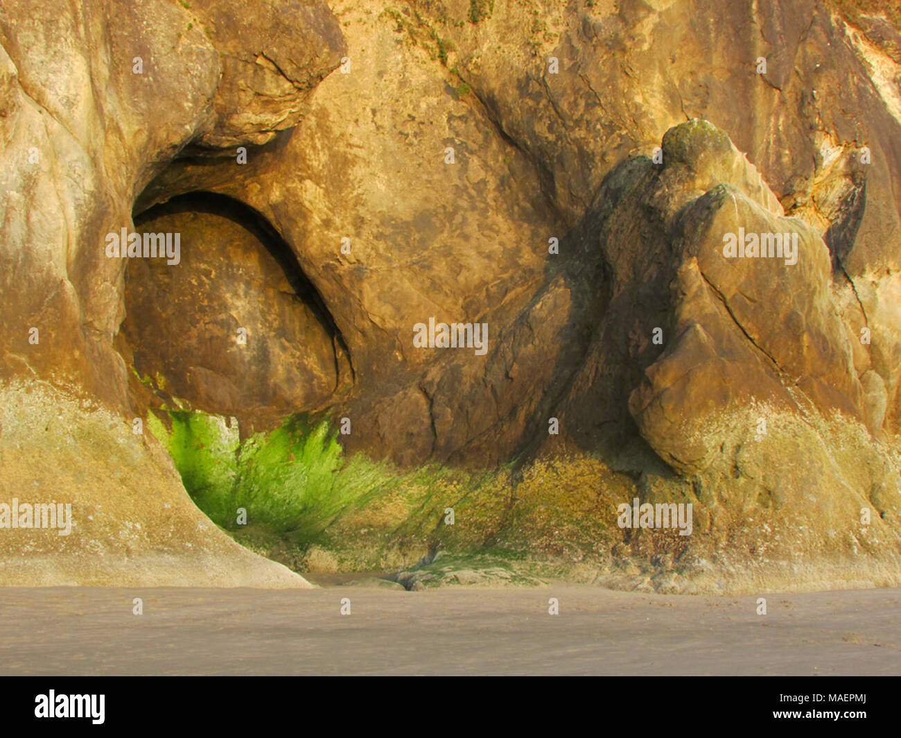 Hug Point at Pacific Coast in OR Stock Photo - Alamy