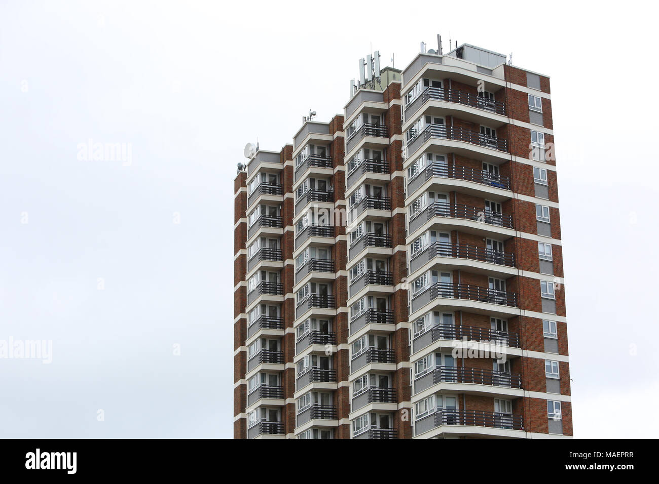 Run down tower block hi-res stock photography and images - Alamy