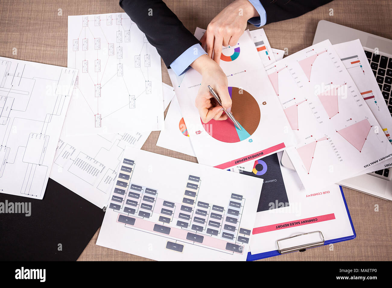 Financial diagrams hi-res stock photography and images - Alamy