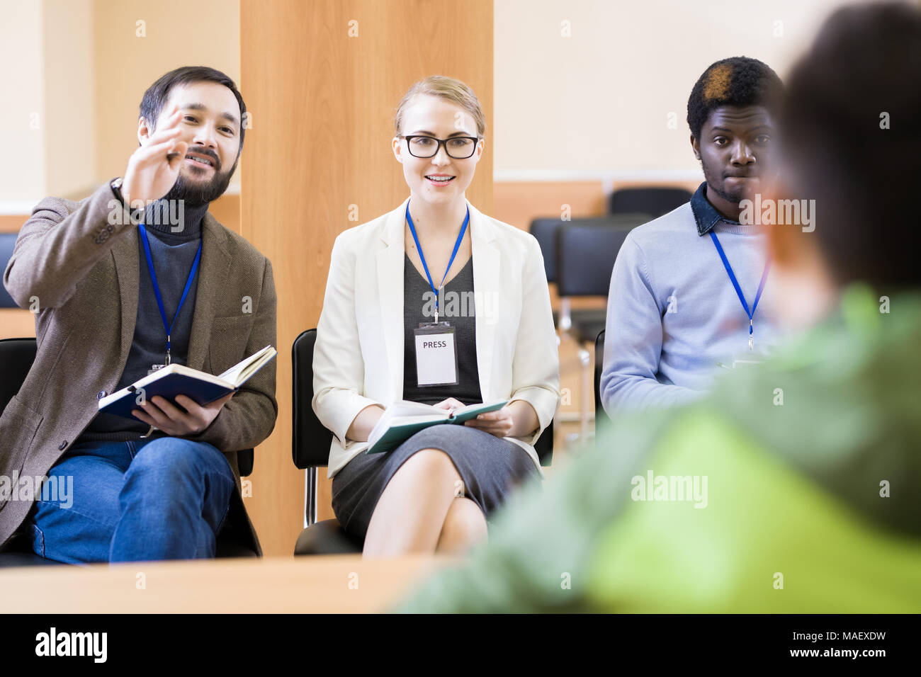 African journalists hi-res stock photography and images - Alamy