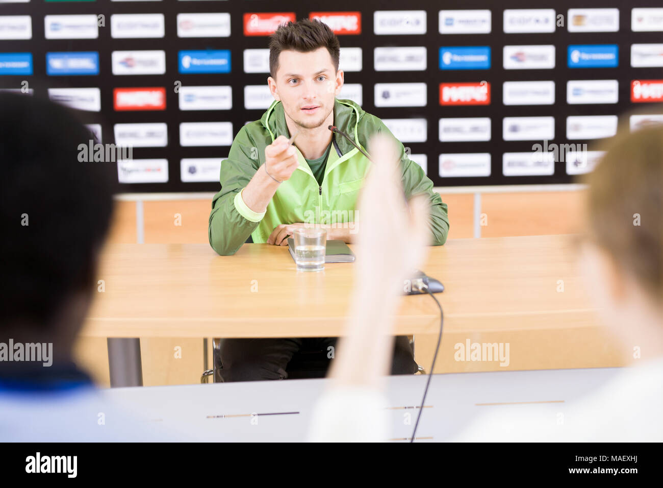 Press conference table hi-res stock photography and images - Alamy