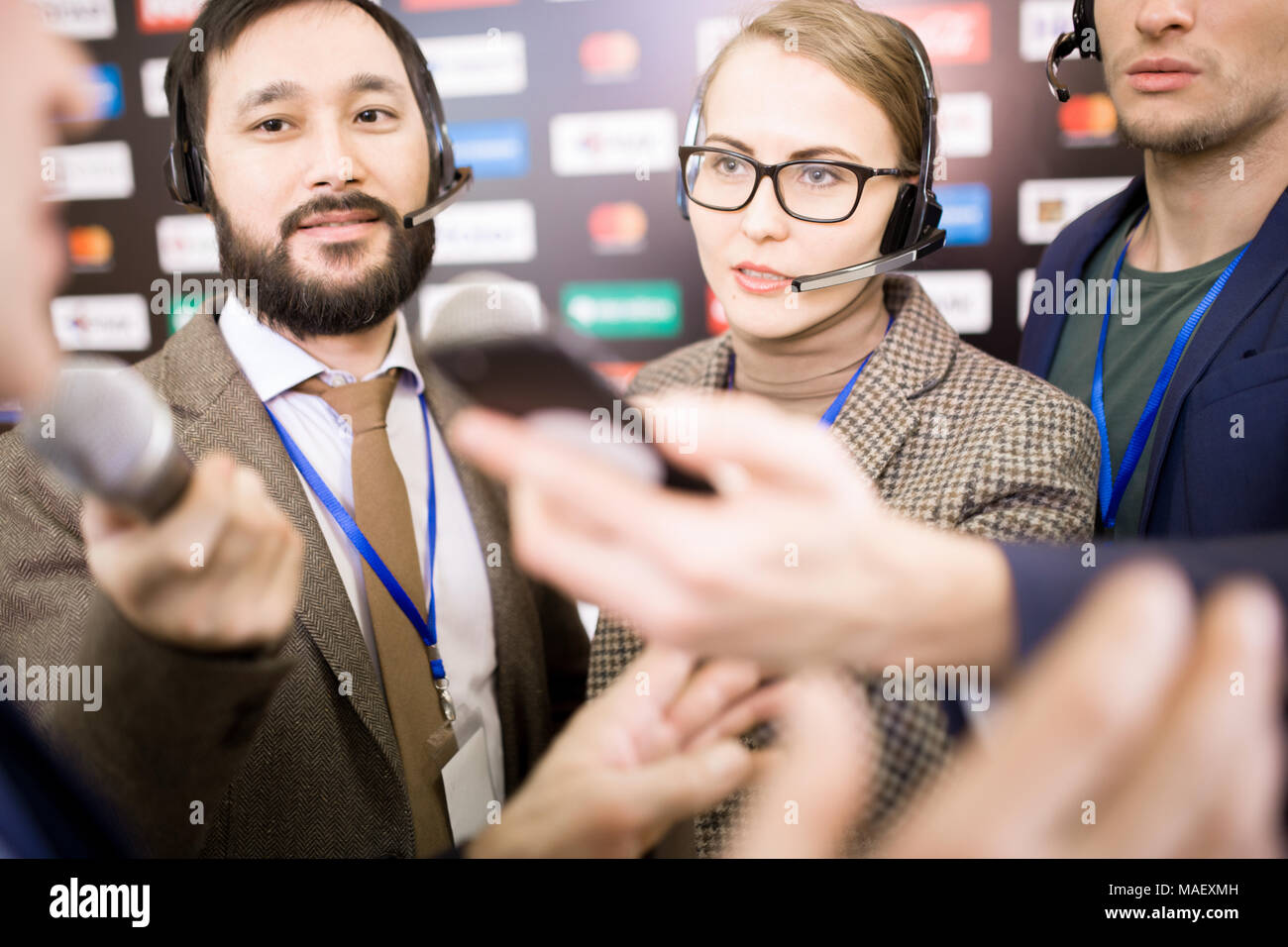 Journalist interviewing dictaphone hi-res stock photography and images ...
